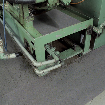 Universal Absorbent Pads & Industrial Absorbent Rolls