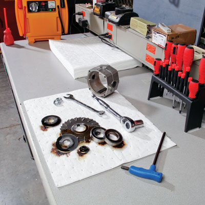 Oil Absorbent Pads & Roll