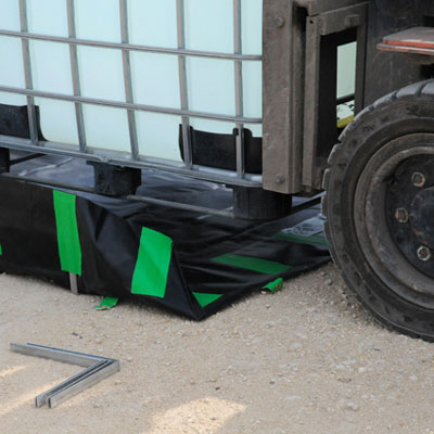 Oil Containment Berms | Aluminum Bracket Containment Berm