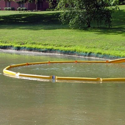 Types of Water Containment Booms and Their Applications